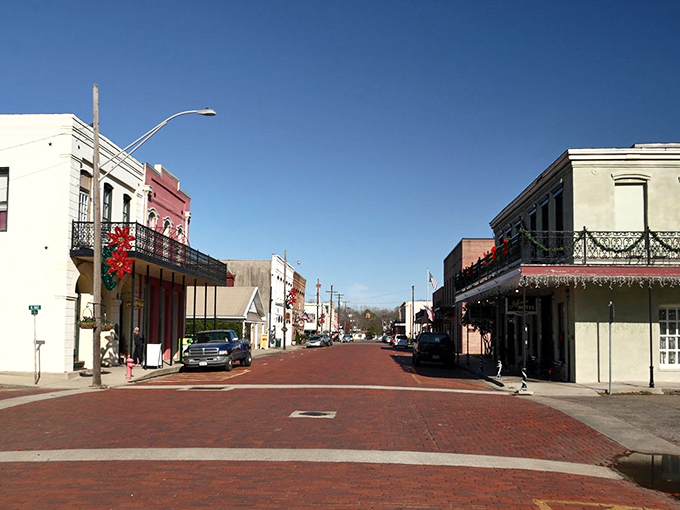 Jefferson's brick-paved downtown streets aren't just historically preserved&mdash;they're practically hosting a time-travel convention where the 1800s never got the memo to leave.