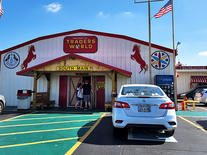 The iconic red horse silhouettes of Traders World welcome shoppers to this treasure-hunting paradise in Lebanon, Ohio. Bargain adventures await beyond those barn doors!