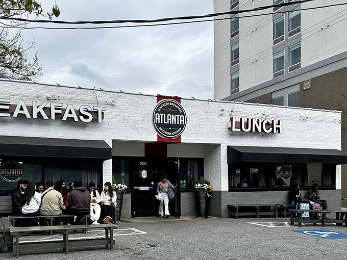 The unassuming white brick exterior of Atlanta Breakfast Club belies the culinary treasures within. Like finding a diamond in a strip mall, this downtown gem beckons breakfast enthusiasts.