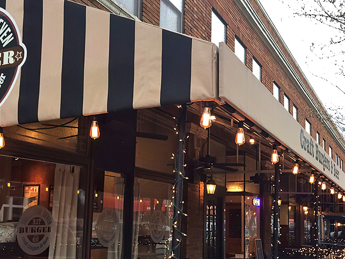 The unassuming storefront of 317 Burger might not stop traffic, but the aroma wafting from inside should require a special permit.