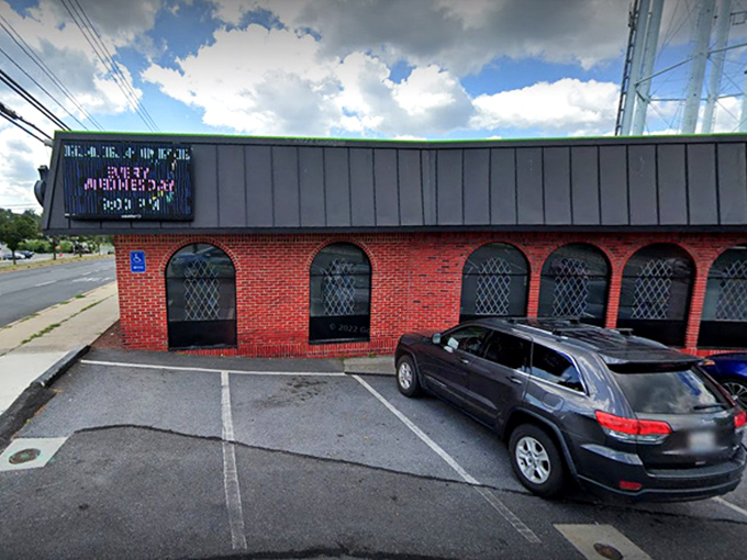 Those colorful diamond-patterned windows aren't just for show&mdash;they're beacons guiding hungry souls to pizza paradise in Silver Spring.