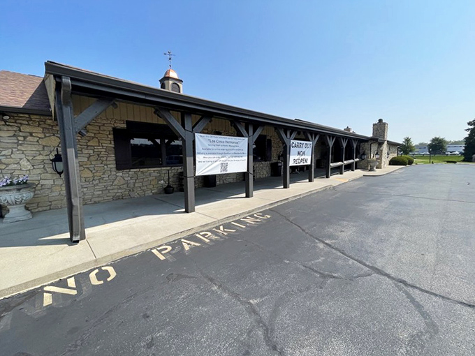 Stone and timber never looked so appetizing. Gray Brothers' exterior gives off serious "grandmother's country estate meets comfort food palace" vibes.