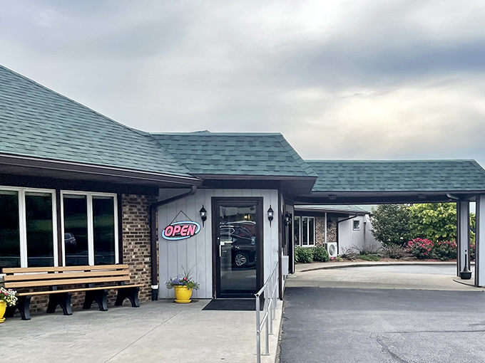 The unassuming exterior of Stoll's Lakeview Restaurant proves once again that culinary treasures often hide behind the most modest facades.