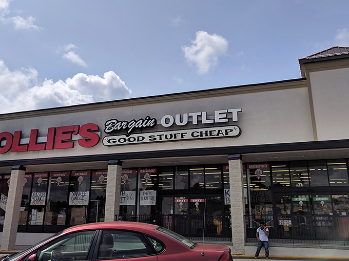 Bold and welcoming, Ollie's signature storefront promises the thrill of the hunt with its no-nonsense "Good Stuff Cheap" motto that speaks directly to the bargain hunter in all of us.