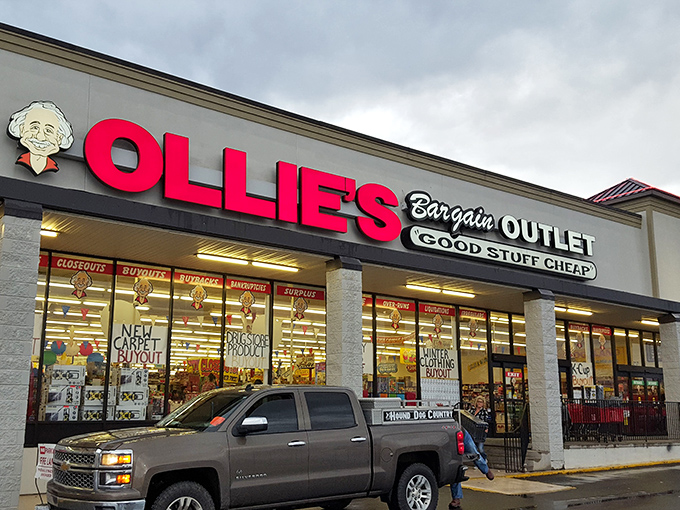 Bold and welcoming, Ollie's signature storefront promises the thrill of the hunt with its no-nonsense "Good Stuff Cheap" motto that speaks directly to the bargain hunter in all of us.