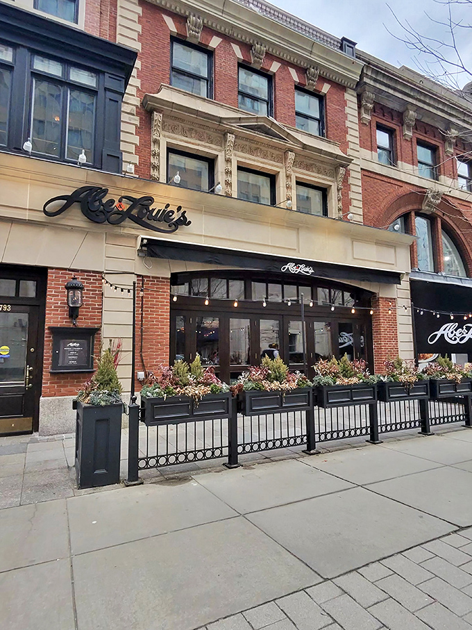 The classic brick fa&ccedil;ade and elegant signage of Abe & Louie's promises what lies within&mdash;a Boston steakhouse experience worth writing home about.