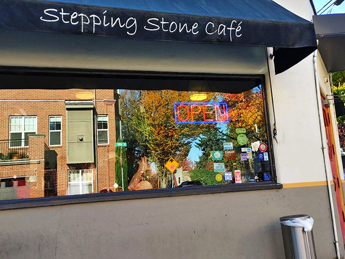 That neon open sign is like Portland's breakfast bat signal&mdash;when it's lit, deliciousness awaits inside.