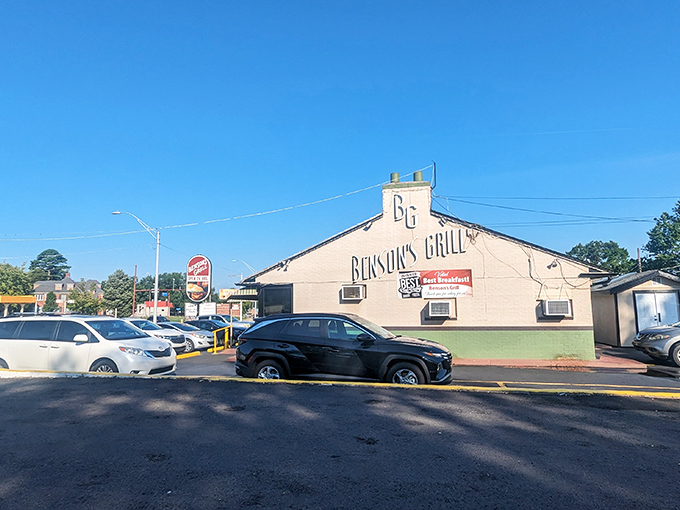 Benson's Grill stands proudly against the Arkansas sky, a beacon of breakfast hope for hungry travelers and locals alike.