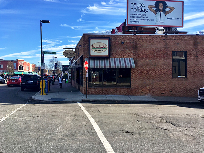 The unassuming brick exterior of Mary Angela's Pizzeria in Carytown might not stop traffic, but the aromas wafting from inside certainly will.