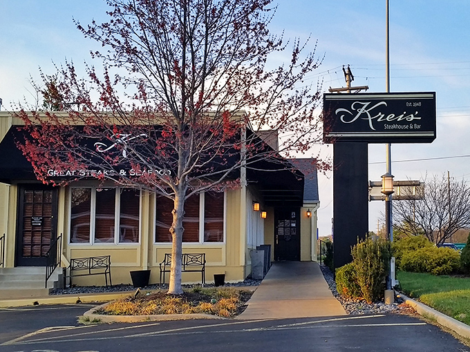 1. the prime rib at this missouri steakhouse is so good, you&rsquo;ll dream about it all week