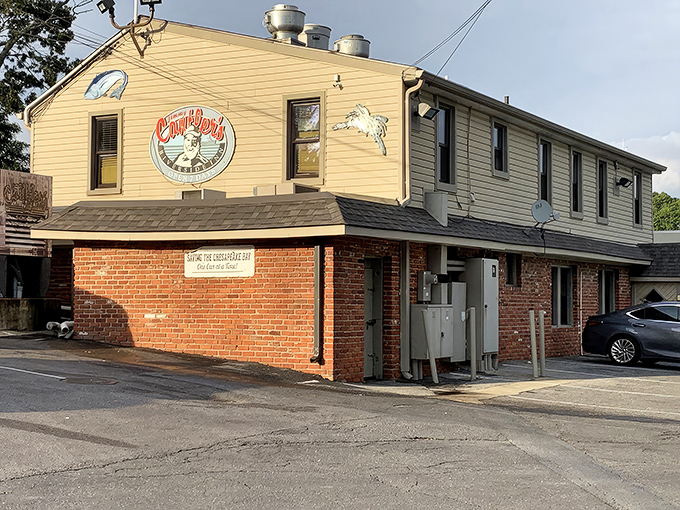 The unassuming exterior of Cantler's hides seafood treasures within&mdash;like finding a pearl in an oyster, the journey here is part of the adventure.