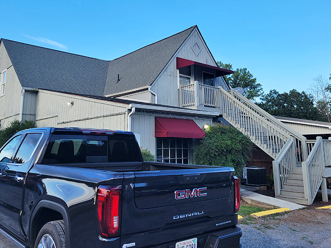 The unassuming exterior of New London Steak House stands like a carnivore's beacon in Forest, Virginia. No fancy frills needed when what's inside speaks volumes.