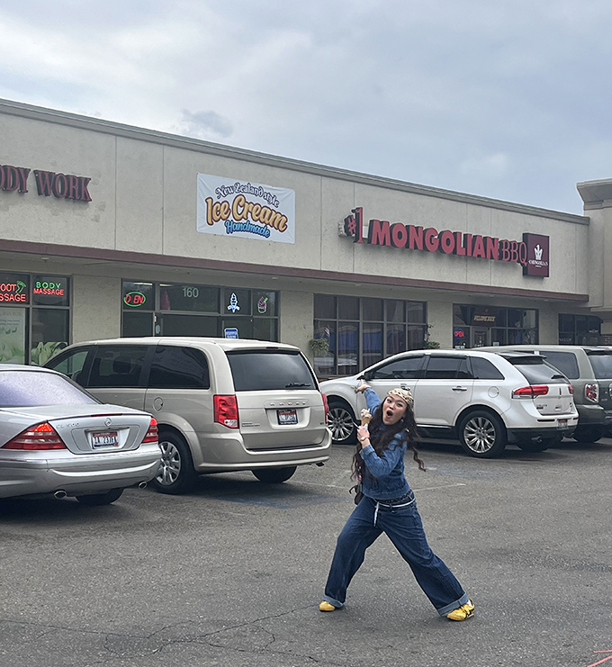 Mo Berries sits unassumingly in its strip mall location, like Clark Kent before he ducks into a phone booth. Don't be fooled by the modest exterior.