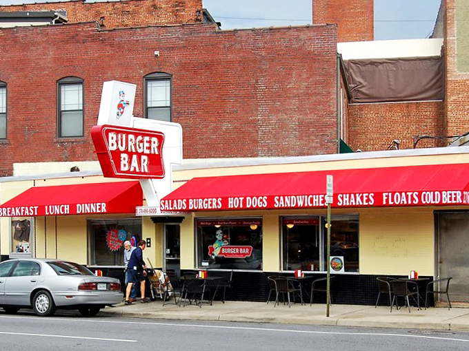 That iconic red neon sign has been beckoning hungry travelers to Burger Bar since 1942. Some landmarks guide you to history; this one guides you to happiness.