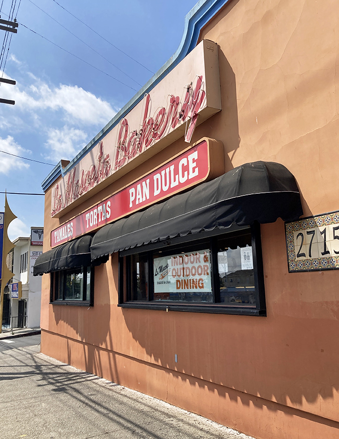 The salmon-colored fa&ccedil;ade of La Mascota stands like a beacon of deliciousness on Whittier Boulevard, promising carb-laden treasures within.