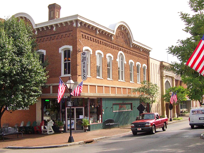Brick facades and ivy-covered walls tell stories older than Tennessee itself. Main Street's historic charm makes modern strip malls seem like architectural amnesia.