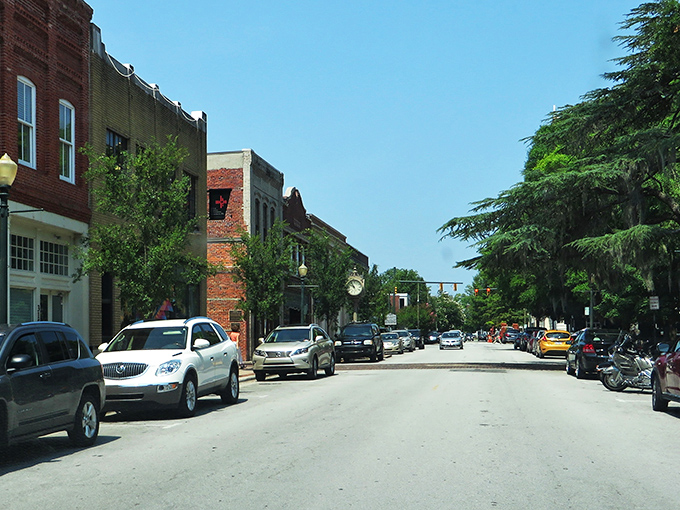 New Bern unfolds where two rivers meet, its historic charm and waterfront marina creating the perfect postcard nobody bothered to tell you about.