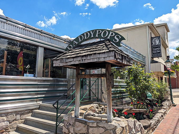 The gleaming stainless steel exterior of Daddypops isn't trying to be retro-cool&mdash;it simply is. This time capsule beckons hungry travelers with its classic diner charm.