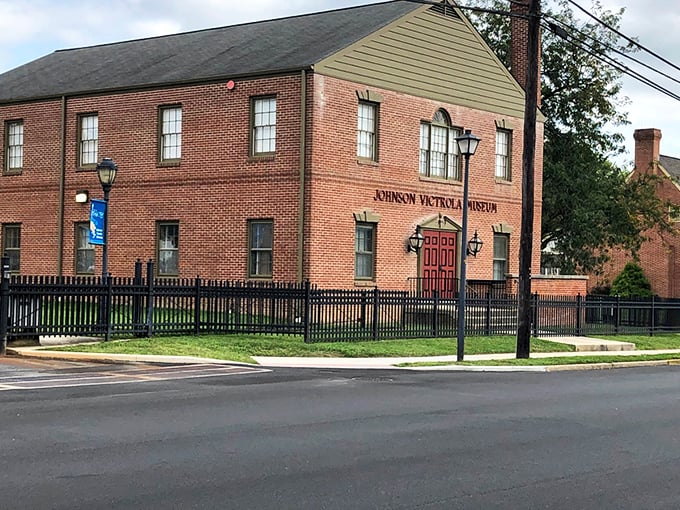 The brick fa&ccedil;ade and bold red door of the Johnson Victrola Museum stand as Delaware's unassuming temple to recorded sound history.