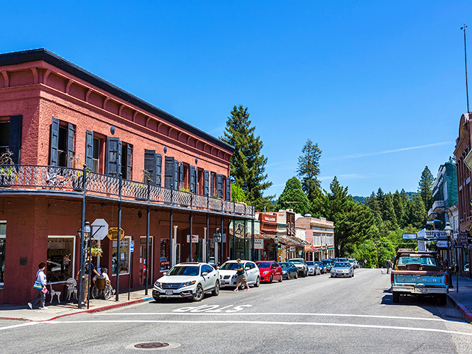Broad Street welcomes you with its brick buildings and blue skies, like a Hollywood Western set that actually serves great coffee.