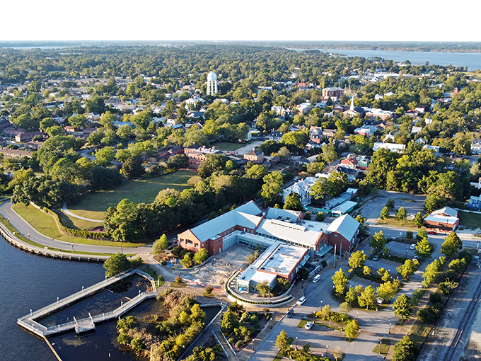 New Bern unfolds where two rivers meet, its historic charm and waterfront marina creating the perfect postcard nobody bothered to tell you about. 