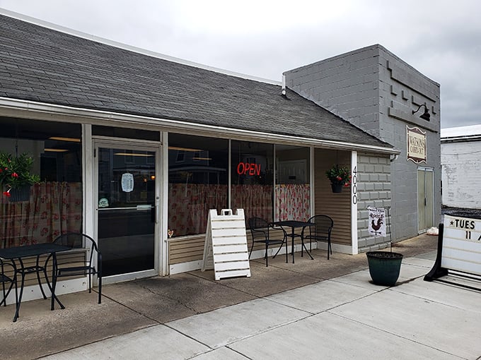The unassuming exterior of Watson's Carry-Out might fool you, but locals know this modest fa&ccedil;ade hides Maryland's fried chicken paradise. Sometimes the best treasures come in simple packages.