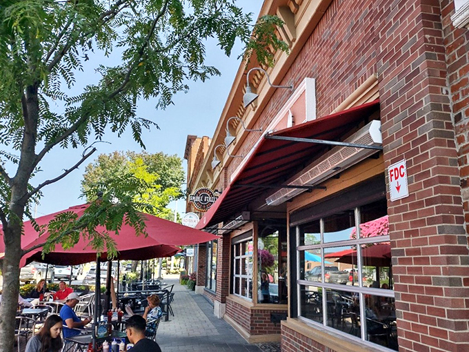 Smoke Street's brick fa&ccedil;ade and colorful umbrellas beckon like a barbecue siren song in downtown Milford. Small-town charm, big-time flavor.