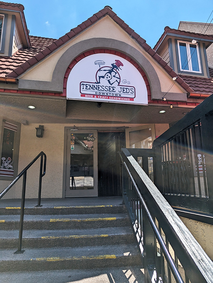 A cozy alpine retreat in the heart of Gatlinburg? Nope, it's Tennessee Jed's, where sandwich dreams come true!