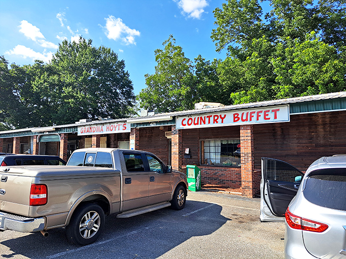The unassuming brick fa&ccedil;ade of Grandma Hoyt's promises no frills, just fulfillment. Like finding a $20 bill in an old jacket pocket, this place delivers unexpected joy.