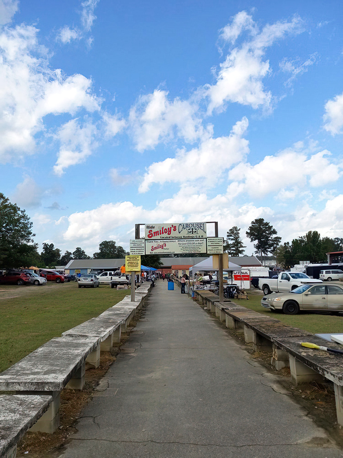 The entrance to treasure-hunting paradise beckons under Georgia's blue skies, where bargains await at every turn.