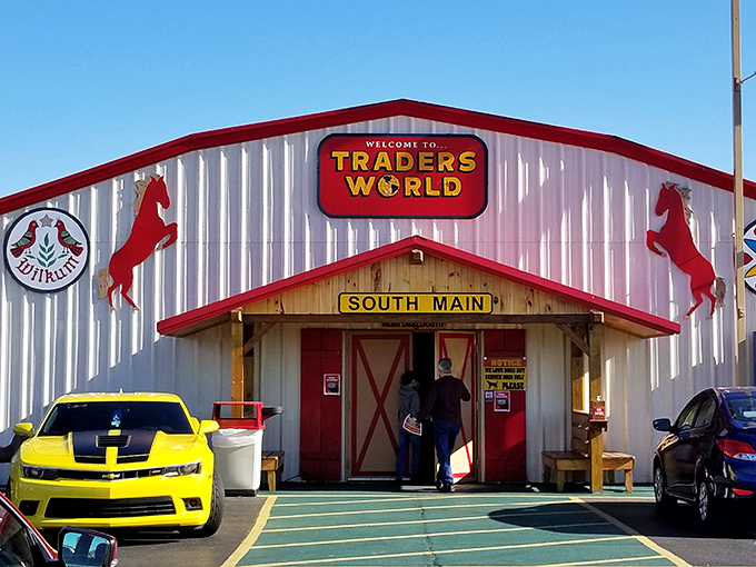 The iconic red horse silhouettes of Traders World welcome shoppers to this treasure-hunting paradise in Lebanon, Ohio. Bargain adventures await beyond those barn doors!
