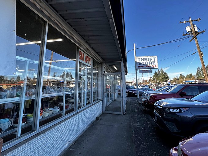 The unassuming exterior of Red White & Blue beckons like a siren song to treasure hunters. Don't let the simple fa&ccedil;ade fool you!