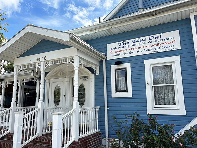 The blue clapboard exterior isn't just charming&mdash;it's a beacon for pie pilgrims. This historic Kimmswick treasure has been satisfying sweet tooths since 1985. 