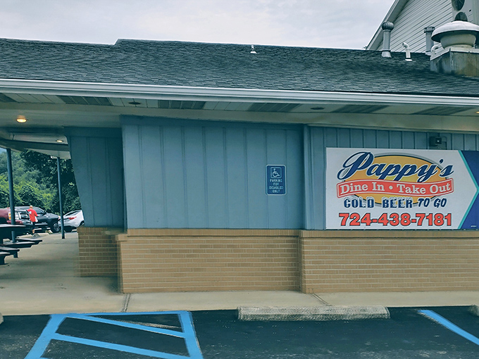 The unassuming exterior of Pappy's hides culinary treasures within. Like finding a diamond in your backyard&mdash;if your backyard served legendary fried chicken. 