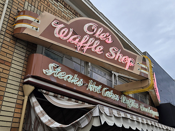 The neon glow of Ole's iconic sign isn't just illuminating Park Street&mdash;it's beckoning breakfast pilgrims from across California to this Alameda institution. 