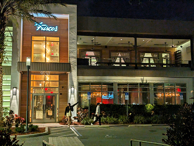 The understated exterior of Del Frisco's belies the carnivorous cathedral waiting inside. Like finding a Rolex in a paper bag.