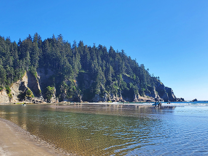 Nature's perfect amphitheater awaits at Short Sand Beach, where golden sand meets dramatic headlands in a secluded coastal embrace. 