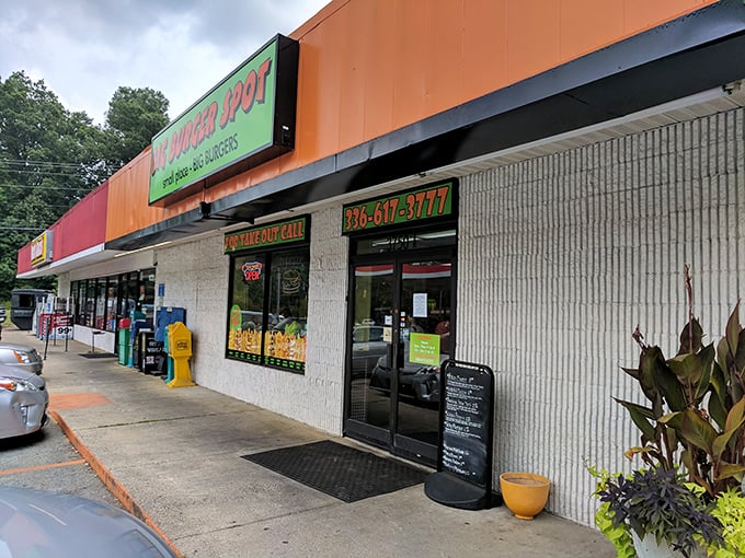 The bright orange exterior isn't subtle, but neither are the burgers inside. Like a beacon for the burger-obsessed, Big Burger Spot keeps its promise right on the sign.