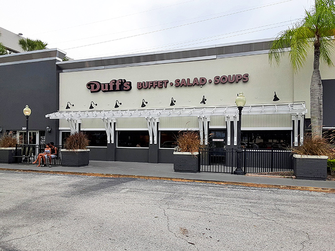 Duff's unassuming exterior is like that quiet friend who turns out to be the life of the party. No flashy gimmicks needed when the food does the talking.