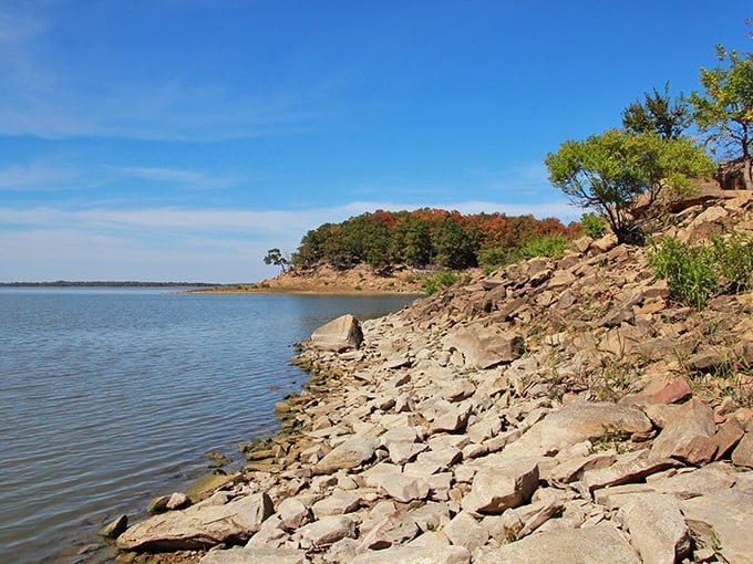 Where rugged shorelines meet autumn-painted hills. Toronto Reservoir's rocky edges create the perfect backdrop for contemplative morning walks or afternoon fishing expeditions.