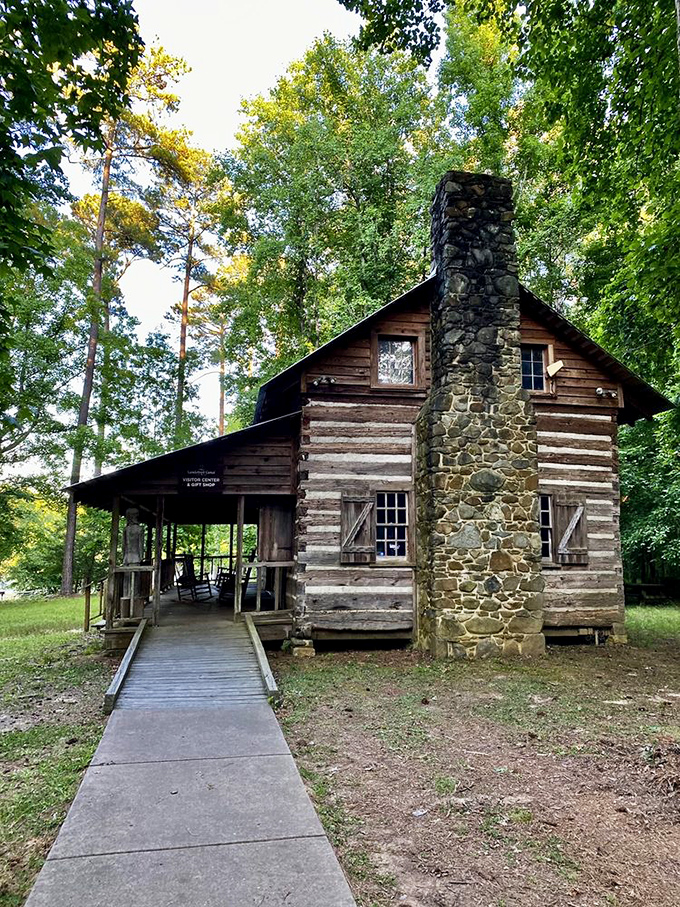 This historic cabin doesn't have Wi-Fi, but the connection to the past comes through crystal clear&mdash;no password required.