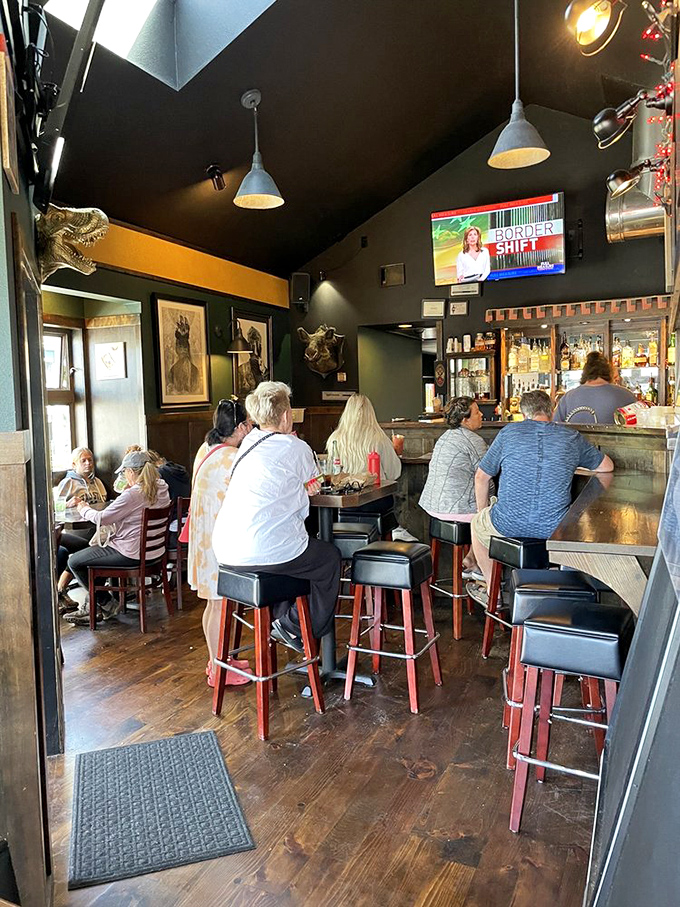 When the food arrives, conversation stops and the symphony of appreciative mumbles begins. 