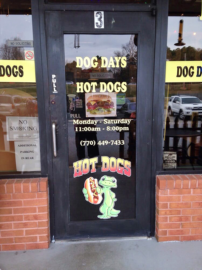 The cartoon gecko on the door holding a hot dog says it all. This is a place that doesn't take itself too seriously &ndash; except when it comes to flavor.