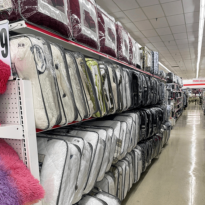 Bedding bonanza that promises better sleep without counting the cost. These vacuum-sealed mattress toppers await their chance to transform your nights.