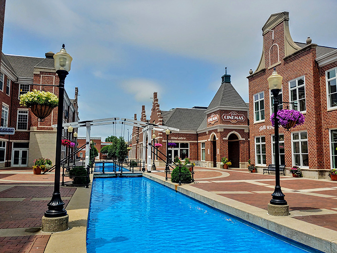 The Molengracht canal plaza creates a Netherlands mirage in the Midwest, complete with shops housed in authentic stepped-gable buildings.