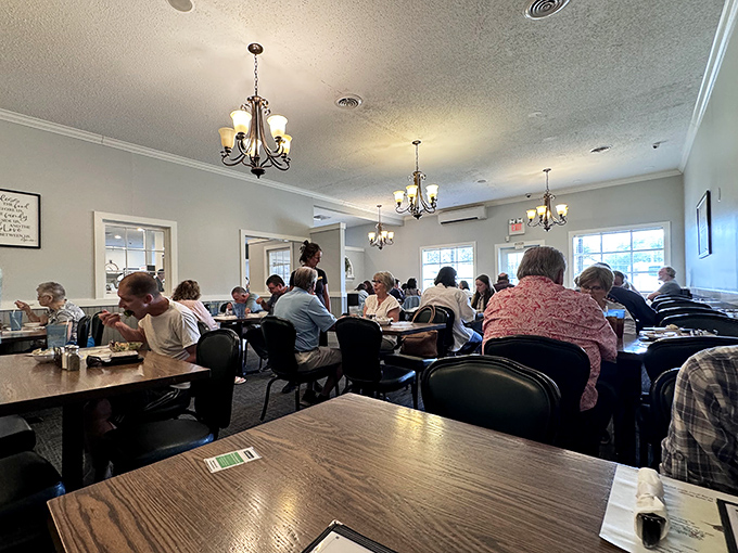 Full tables and fuller hearts—the dining room at Dienner's where the only thing more satisfying than the food is the chorus of contented sighs.