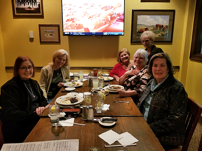 Great food brings people together. These diners aren't just eating dinner&mdash;they're creating memories that will outlast the meal itself.