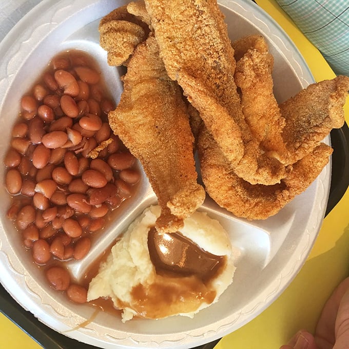 Cornmeal-crusted catfish that would make a fisherman weep with joy. These golden planks of perfectly fried fish prove Chicken Country isn't just about the birds.