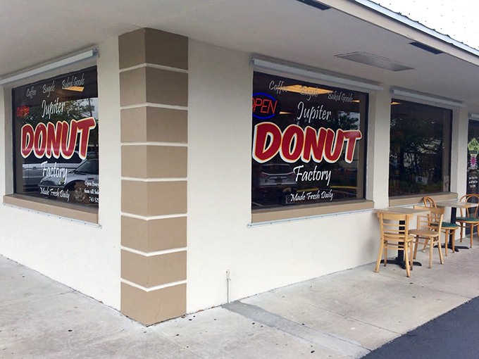 The front porch of donut paradise. Where Floridians gather to contemplate life's sweetest questions under sunny skies.