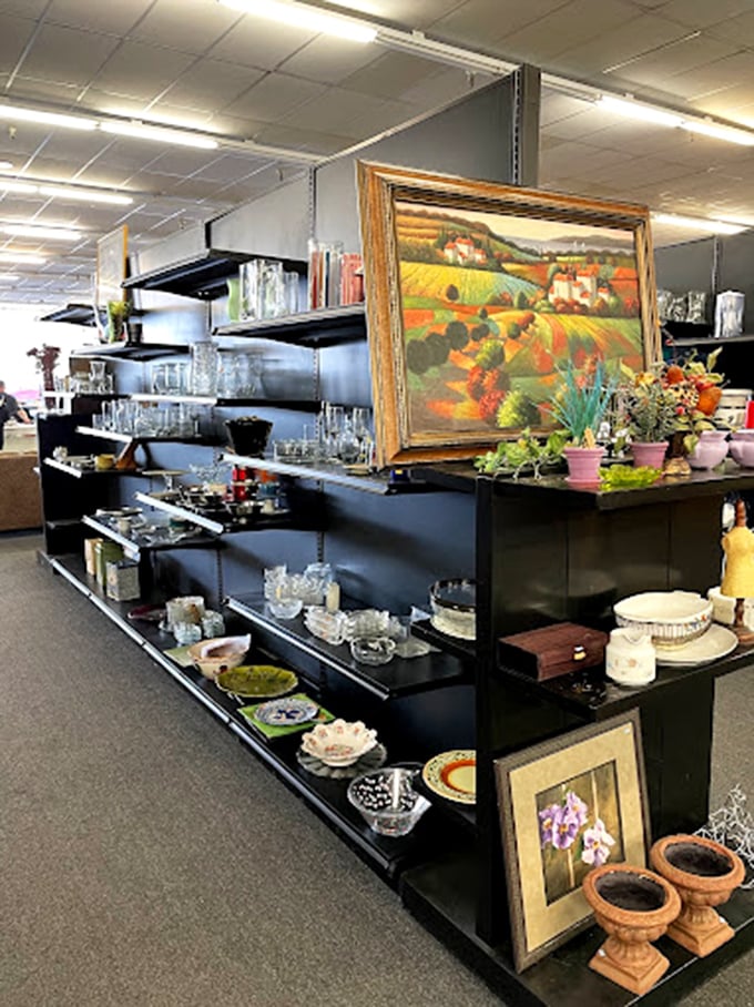 Art and dishware sharing space like old friends. That landscape painting could transport your dining nook to the French countryside for less than a plane ticket.